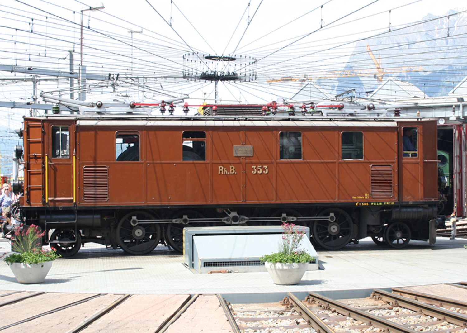 LGB 24601 RhB E-Lok Ge 4/6 353 Ep.6 | Menzels Lokschuppen Onlineshop