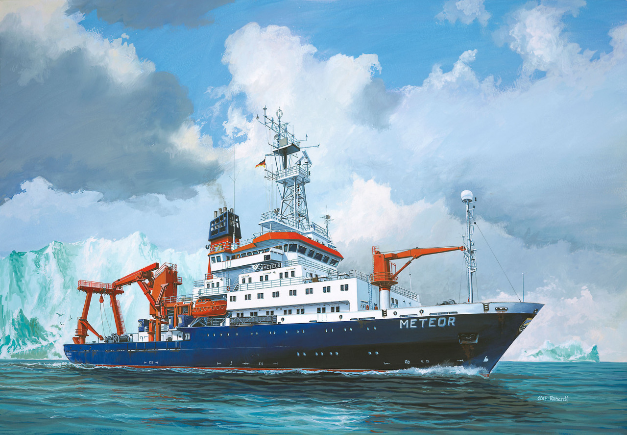 Revell 05218 German Research Vessel Meteor | Menzels Lokschuppen Onlineshop